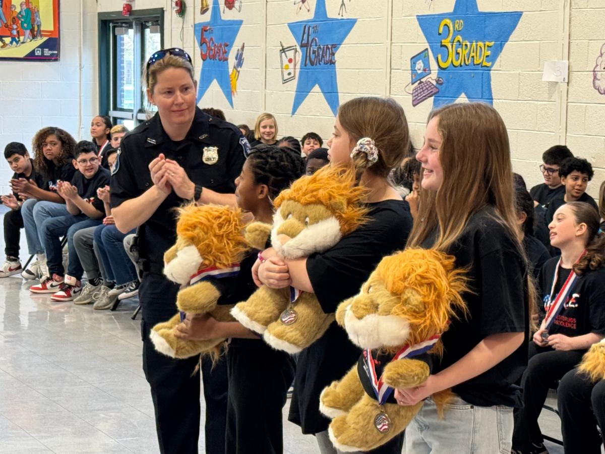 DARE Graduation Celebrates Valley Cottage Elementary Students ...